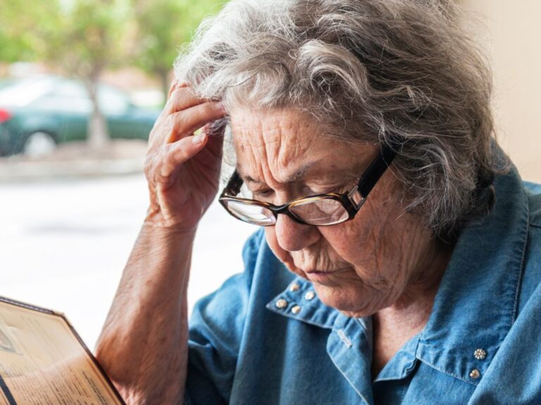 How Dementia Progresses: The Signs & Stages - Tandem Clinical Research